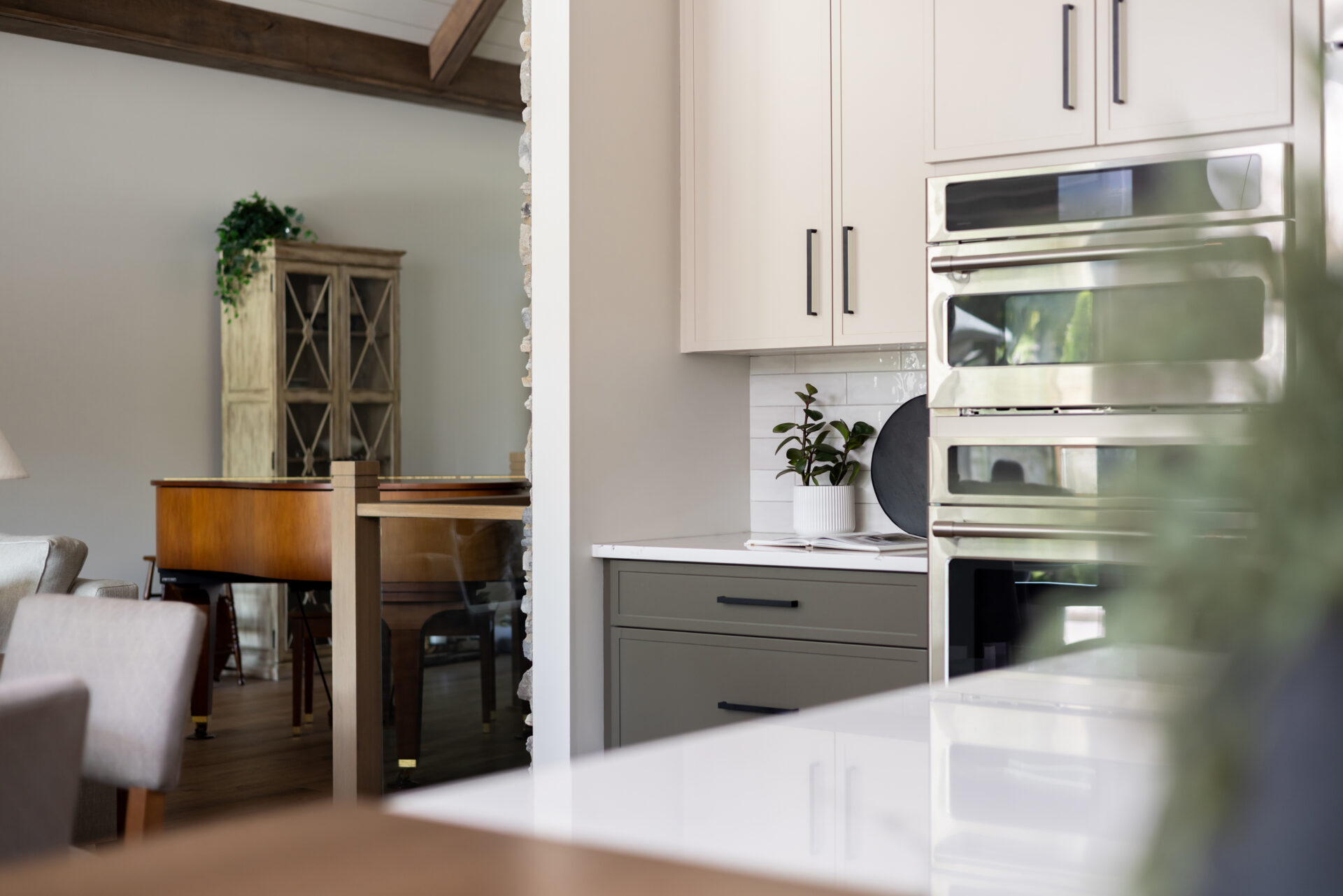 Red Oak Residence – Windmill Cabinet Shop Ltd.